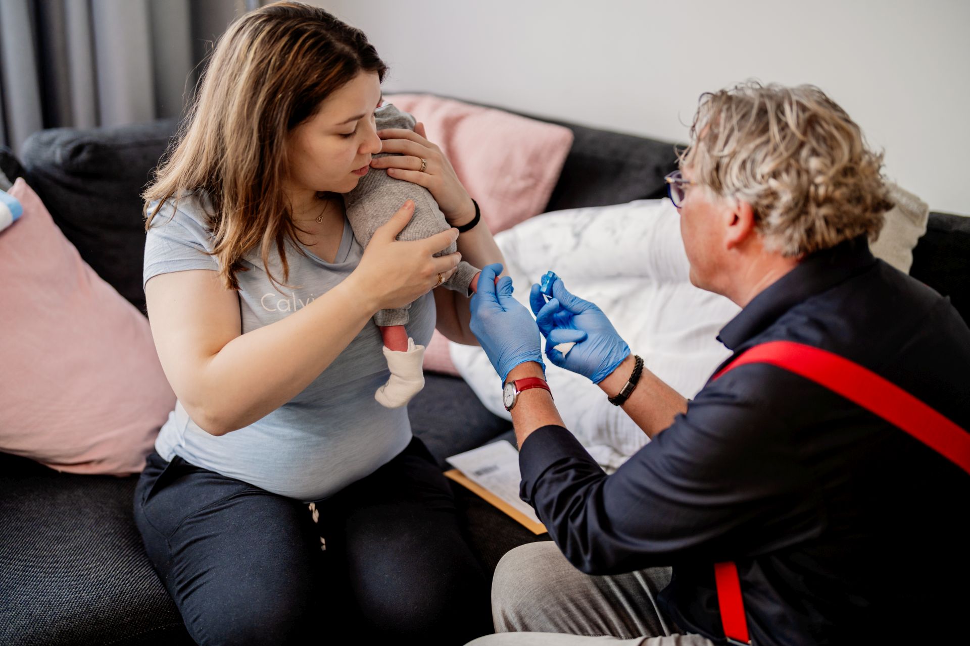 Hielprik en gehoortest - Ouder- en Kindteams Amsterdam Ouder- en ...